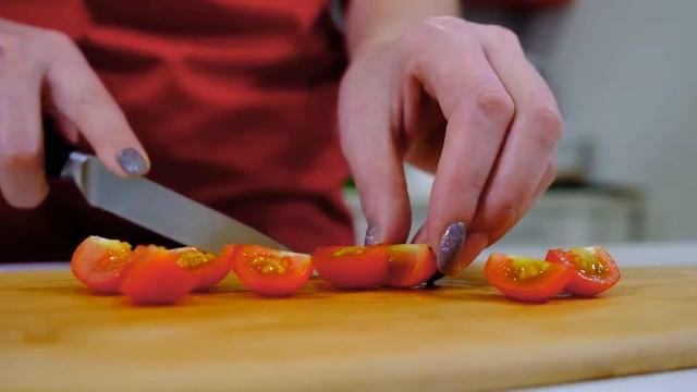 Брускетта с мягким творогом и авокадо