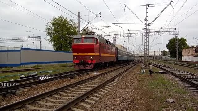 Видеоподборка с пассажирскими электровозами серии ЧС2Т на Ленинградском и Курском направлениях.