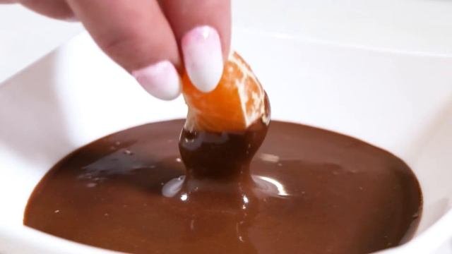 Новогодние мандарины в шоколаде