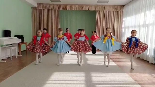 Ансамбль "Озорники" - "По полю, полю" - Краснотурьинск