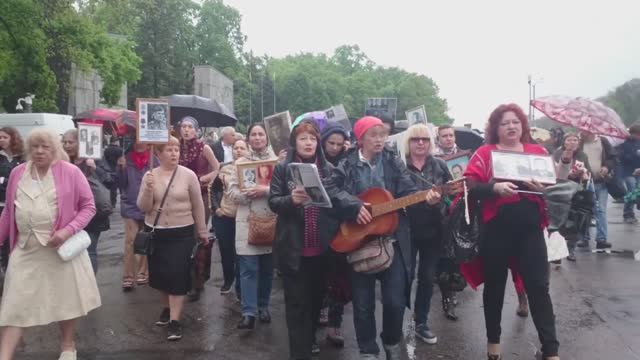 Харьков 9 мая, репортаж с места событий, провокация бандеровцев на возложении цветов к вечному огню