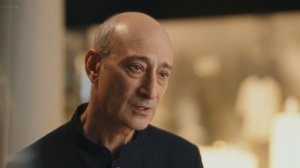 Стихотворение Георгия Иванова «Распыленный мильоном мельчайших частиц…»
