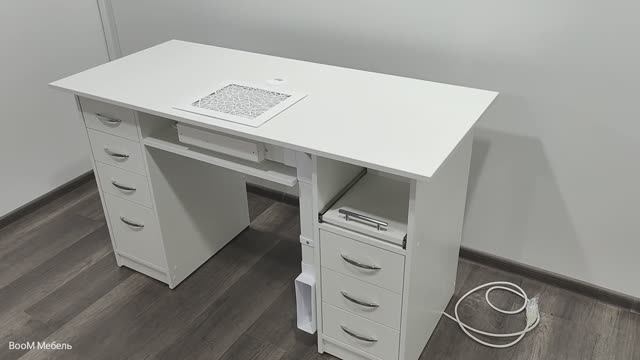 Маникюрный стол с розетками по индивидуальному заказу