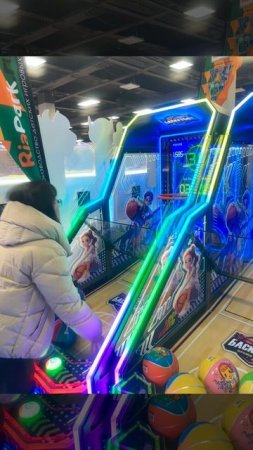 Игра в баскетбол детский