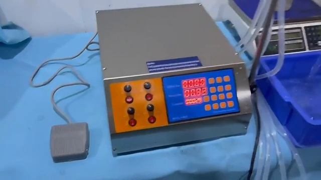 Дозатор жидкостей на четыре сопла SYD580. Есть также на два сопла. Насос мембранный