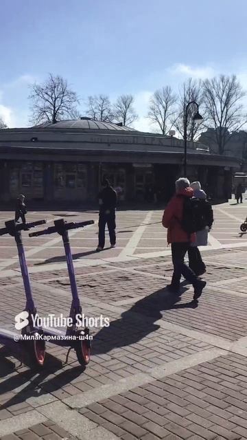 Санкт-Петербург. 28.03.2025. Павильон станции метро _Парк Победы_ #peterburg