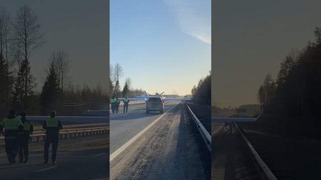 Легкомоторный самолет Л4 совершил вынужденную посадку на трассе А-114 «Вологда - Новая Ладога» в Вол