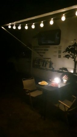 романтические вечера в автодоме могут выглядеть так