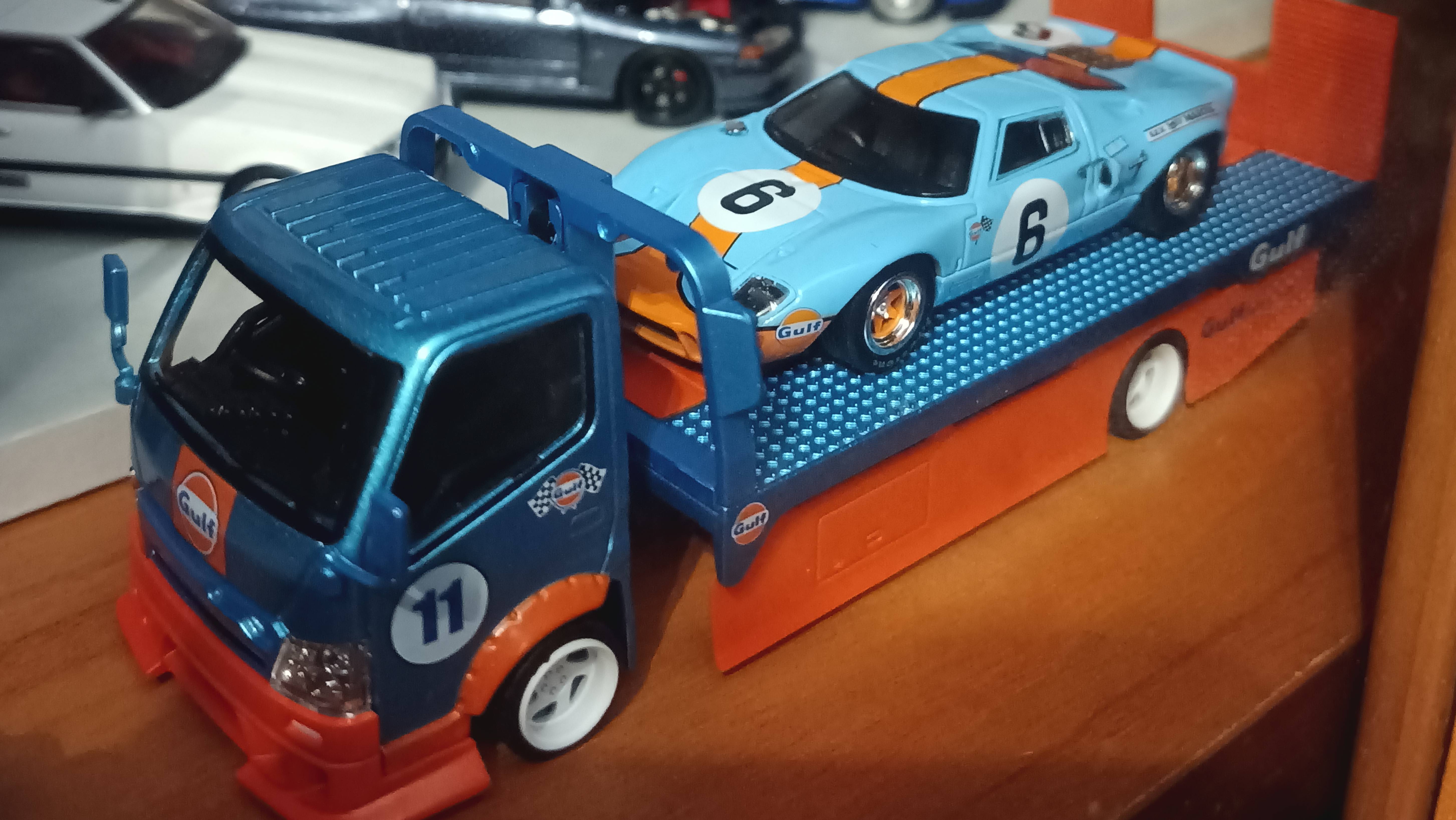 Micro Turbo 1:64 Gulf Custom Tow Truck Hino 300
Рабочая лошадка)