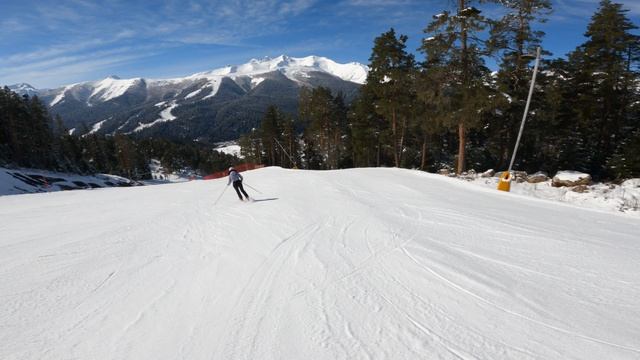 Архыз март 2025 Маша утром едет по синей3