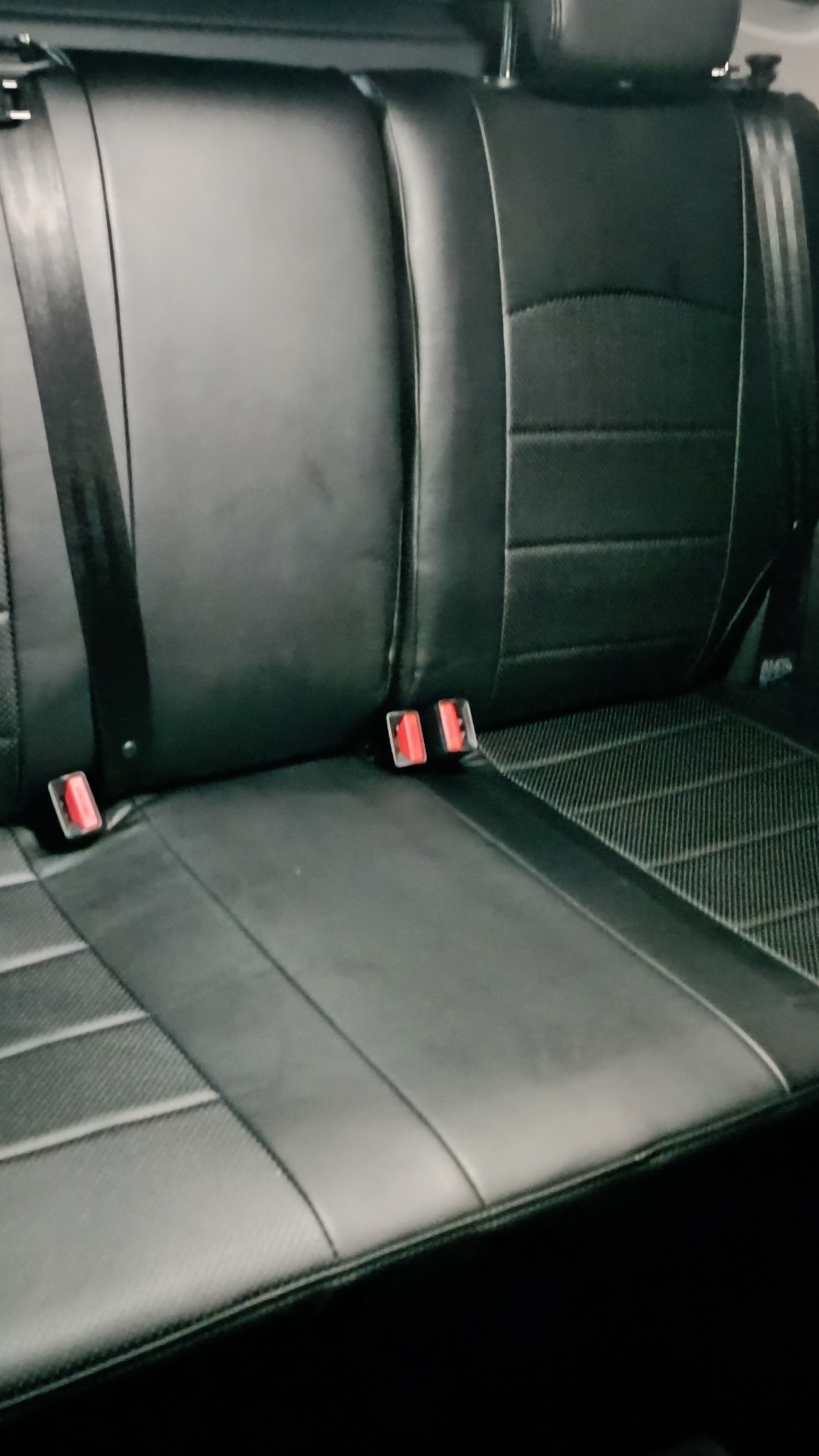 Снимаем задний диван.mp4