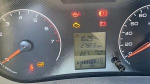 Как поменять время в приборной панели Лада Гранта.