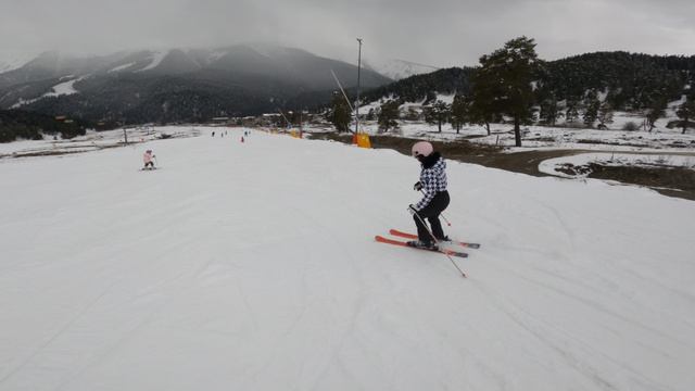 Архыз март 2025 Мия и Маша спутник зеленой