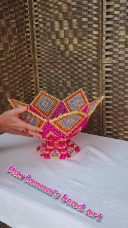 Огромная конфетница из бусин. Фуллереновое плетение
