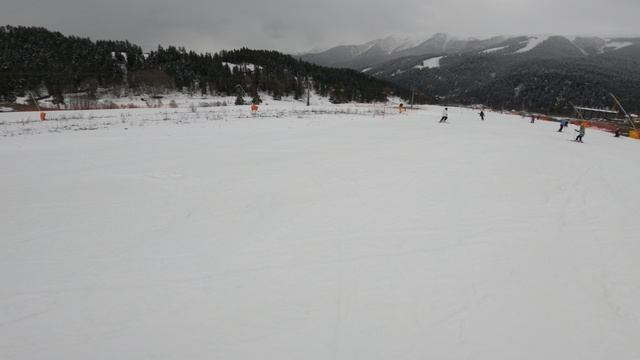 Архыз март 2025 Мия и Платон быстро скатывают по зеленой