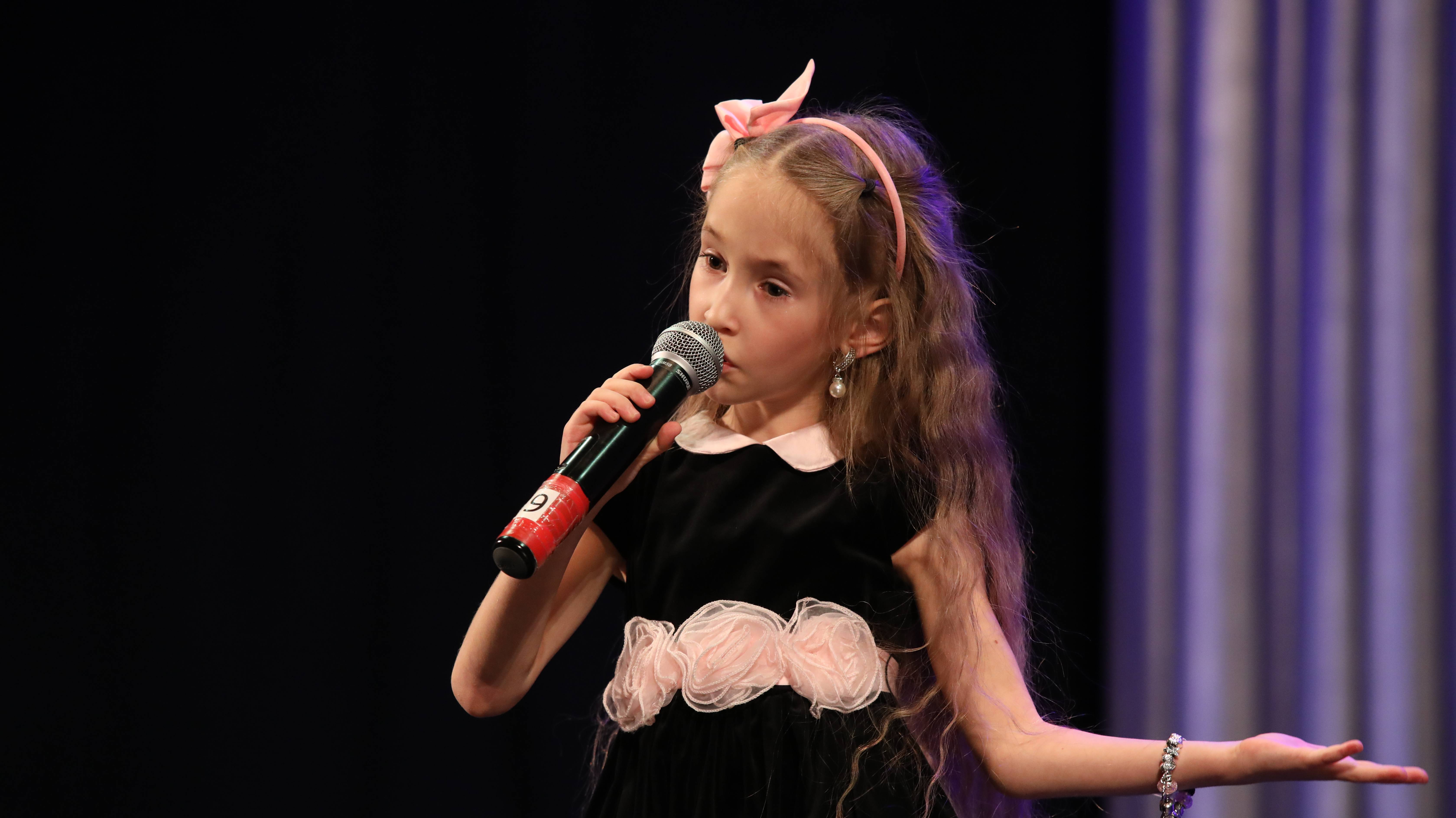 Алиса Искакова-6 лет-"У моей России"(Г.Струве/Н.Соловьёва)