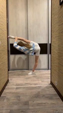 Шпагат в минус/#Shorts