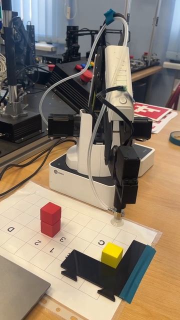 Башня из кубиков. Программирование DOBOT Magician