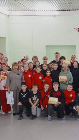 "Овация" встречает "Веснянку"