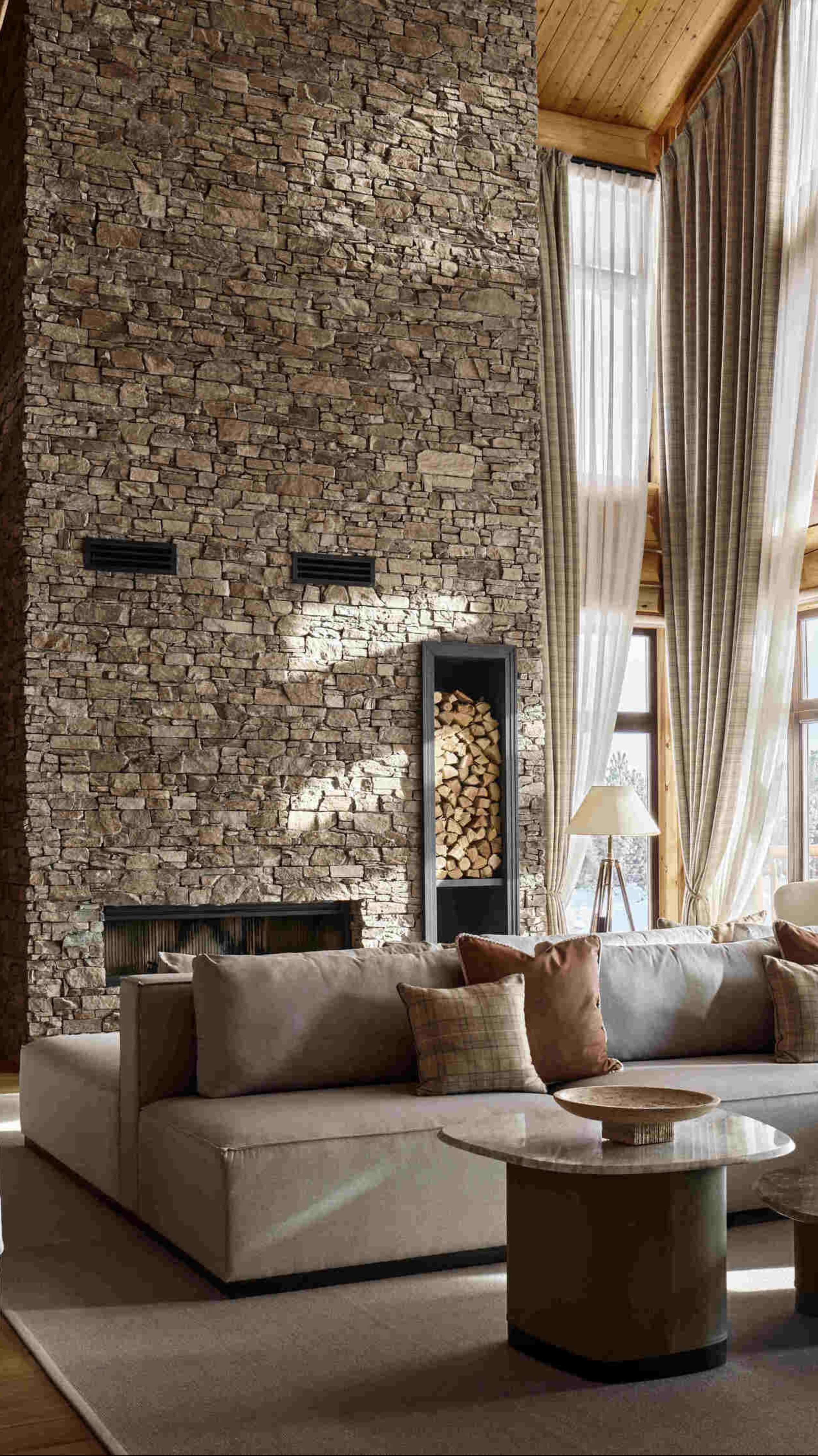 Большой деревянный дом из сибирского кедра Эмба