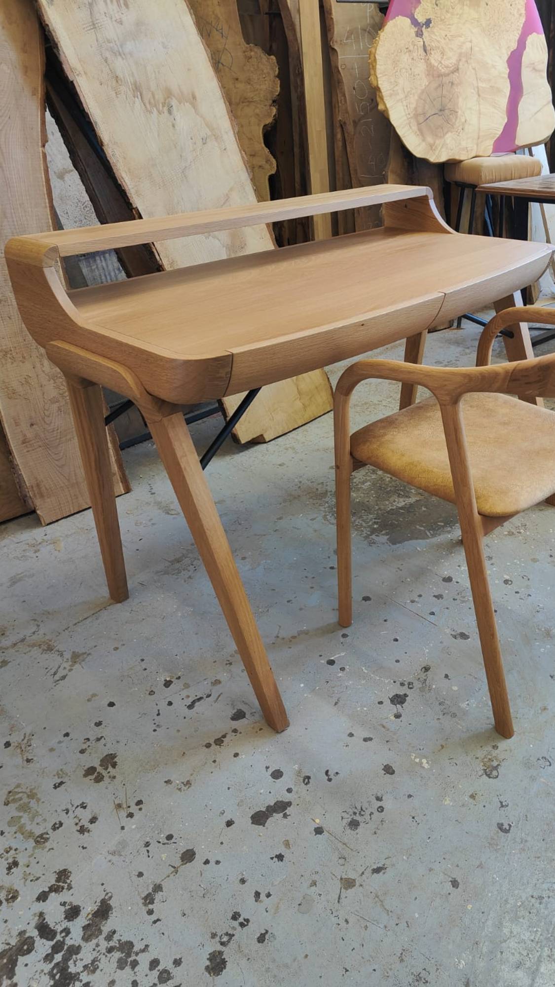 Стол для работы.