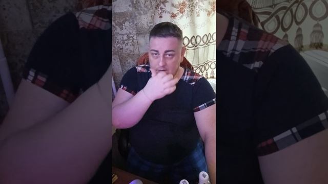 ЗАХОДИ, МУКБАНГ, ПИЦЦА ПРОШУТА, И ПЕПЕРОНИ? ВКУСНО...