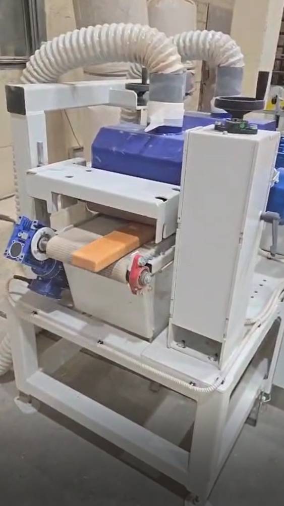 Шлифовальный станок в деле. Модель станка - Профильно-шлифовальный станок Смарт-250-4/202.