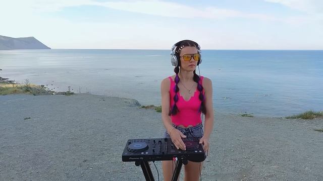 Tasha Storm (Furtuna) [ Vocal Progressive House & Melodic Techno ] - Sunrise Summer Live DJ Mix 01