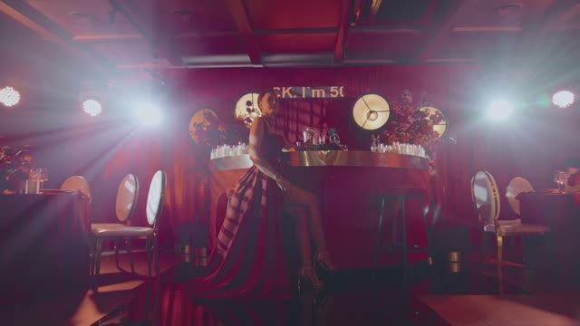 Шоу-фантасмагория Что создает женщина, или свобода быть собой