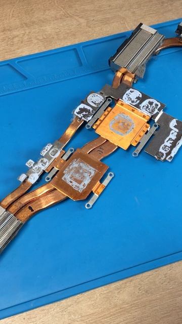 И это заводское нанесение термопасты в ноутбуке за 80000? ШОК!