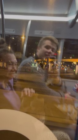 Проезжаем на автобусе мотоциклистов на ВДНХ. Meurch и Alinochka