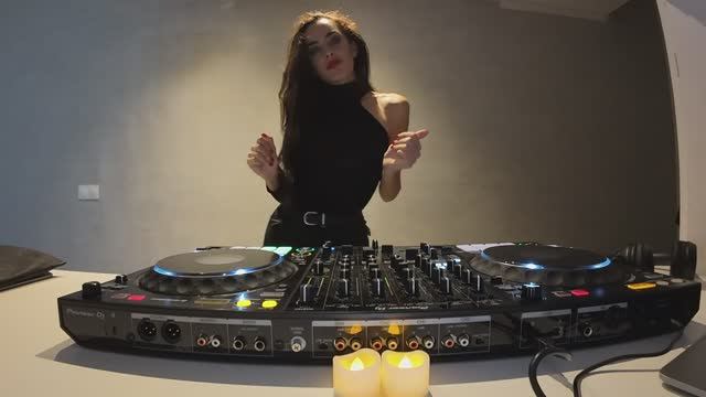 DJ SOFIA - MELODIC TECHNO & FUTURE RAVE DJ SET - SOFIA'S NIGHT MIX #1 (Anyma, David Guetta, Kream)
