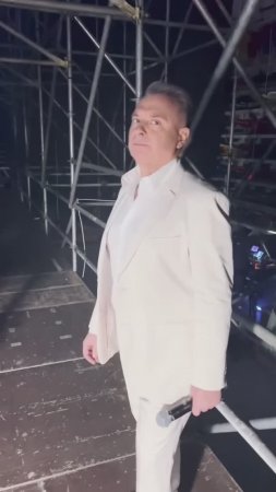 Перед выходом на сцену 🎤 Александр Добронравов 🎶 #александрдобронравов