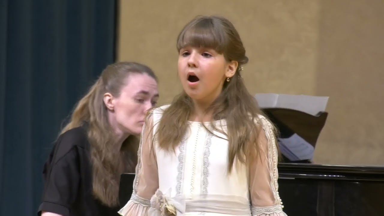 С. Мацюшевич "На лужайке" поёт Евгения Козлова