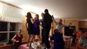 Свадьба удалась (танцы на столе)