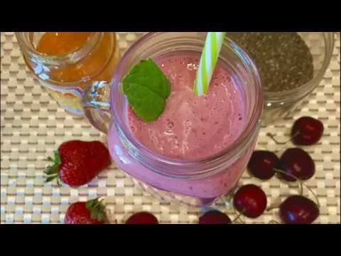 Смузи ягоды, йогурт, мед, чиа