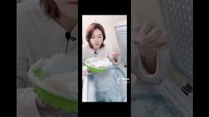 Жёсткий лёд из морозилки со снежными сугробами! Морозилка МУКБАНГ!