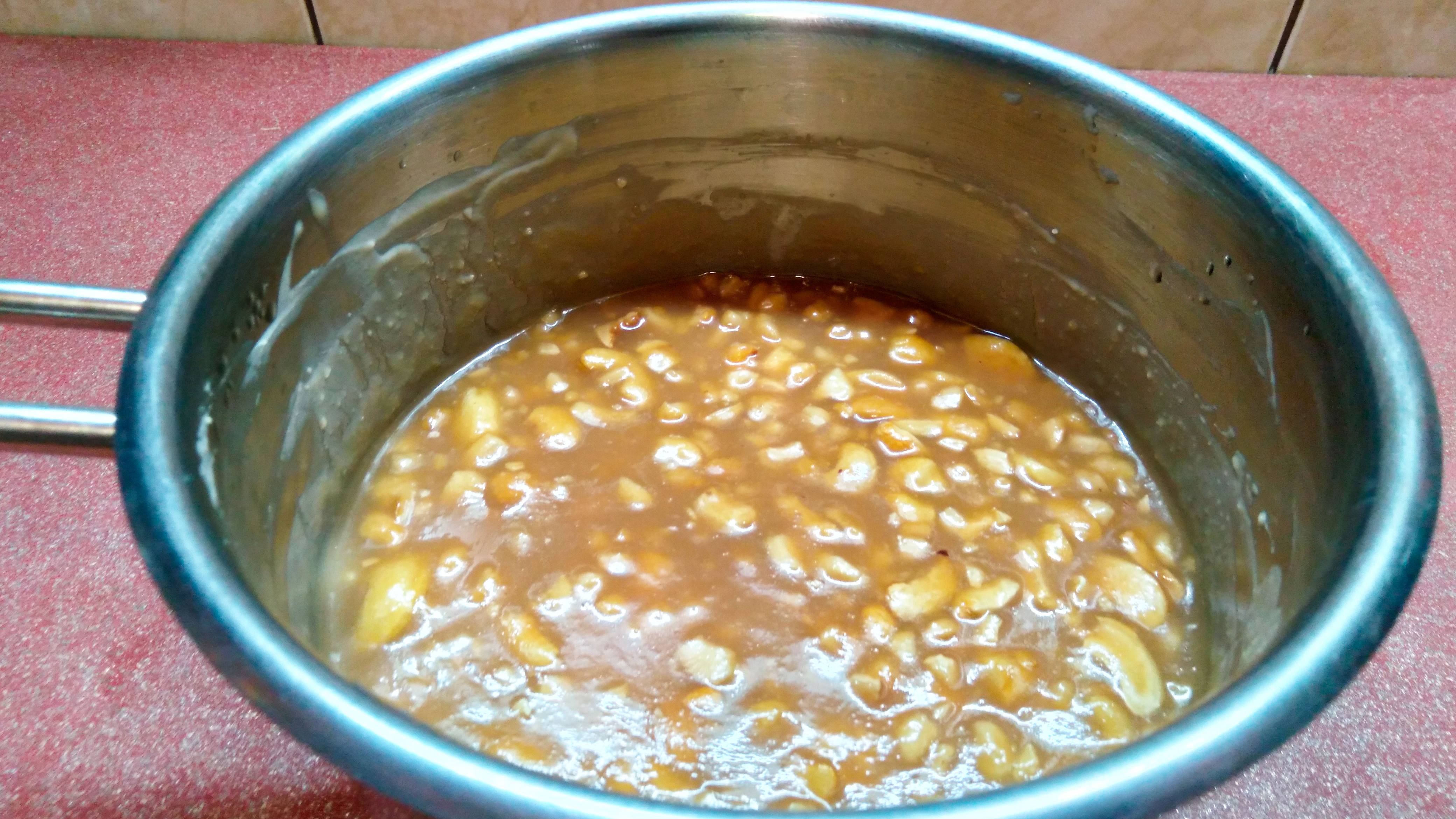 Карамель Сникерс для торта