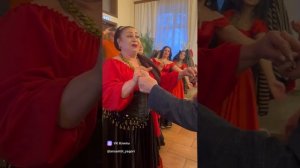 Цыгане выступают на празднике