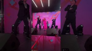 Как встретили фаны Мега Каролину! #мегакаролина #блогер #сходка #крашиха #рекомендации #викишоу