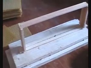 Как навощить рамку улья  "УДАВ"