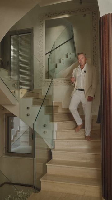 Не жди момента, когда мир станет проще. Работай над тем, чтобы стать сильнее в этом сложном мире.