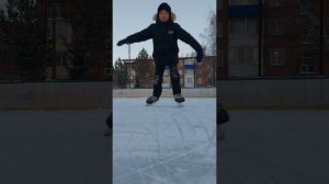 Сыновья укатали на коньках! #левша #зима #анжеросудженск #кузбасс