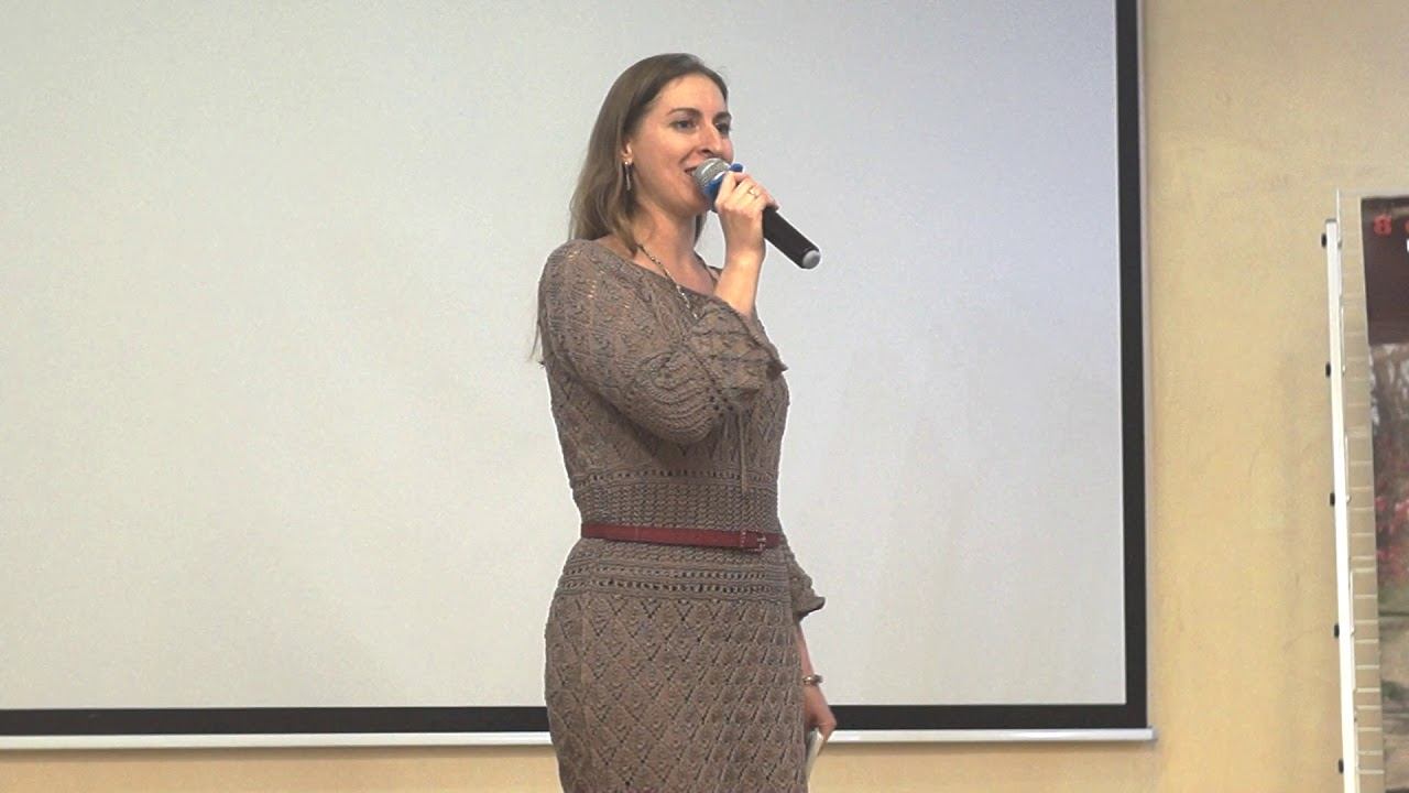 "Поле в ромашках" сл. О. Ивановой.  муз. В. Осипова-Покровского. Исполняет Наталья Лысенко.