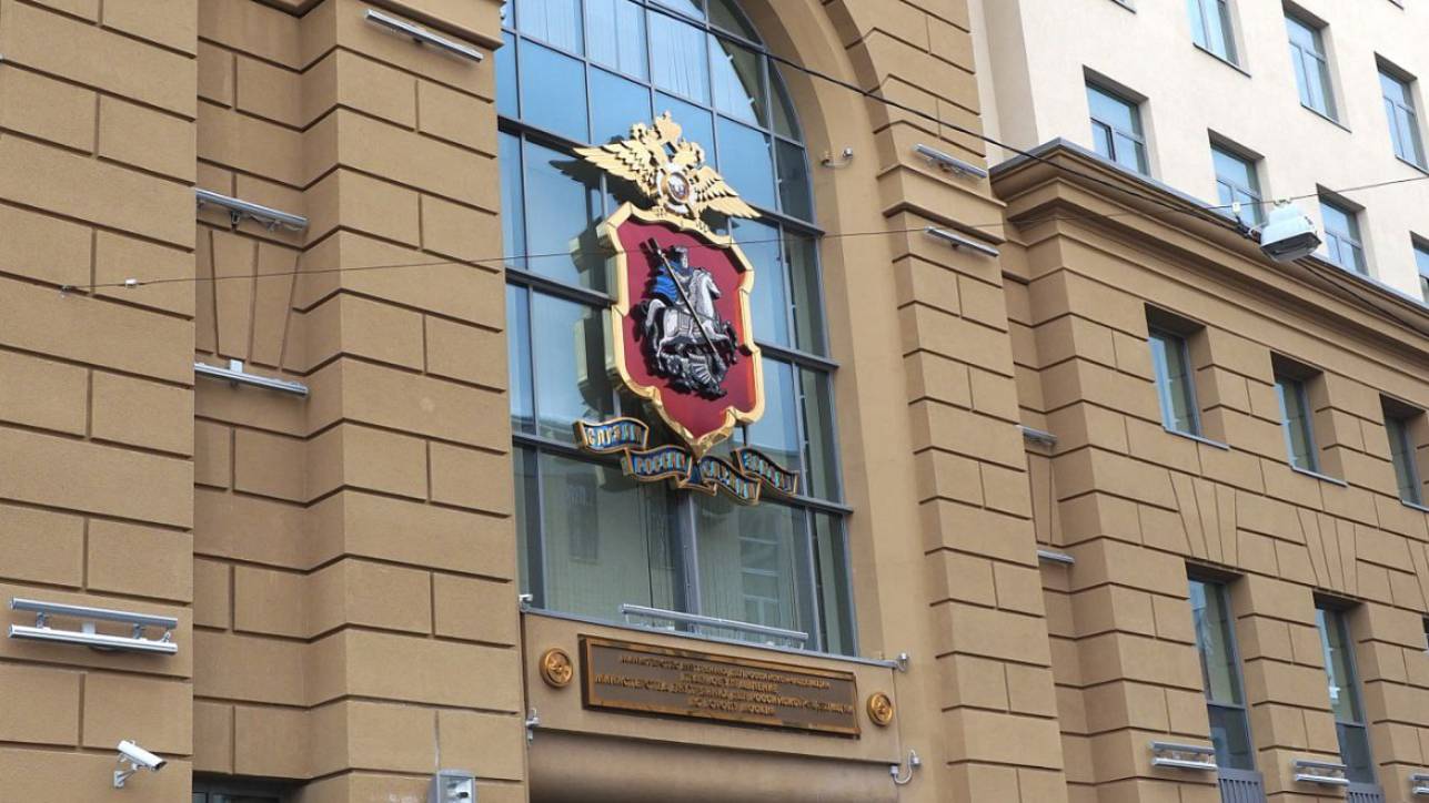 Полицейские оформили документы о приеме в гражданство РФ для мальчика, нуждающегося в медпомощи