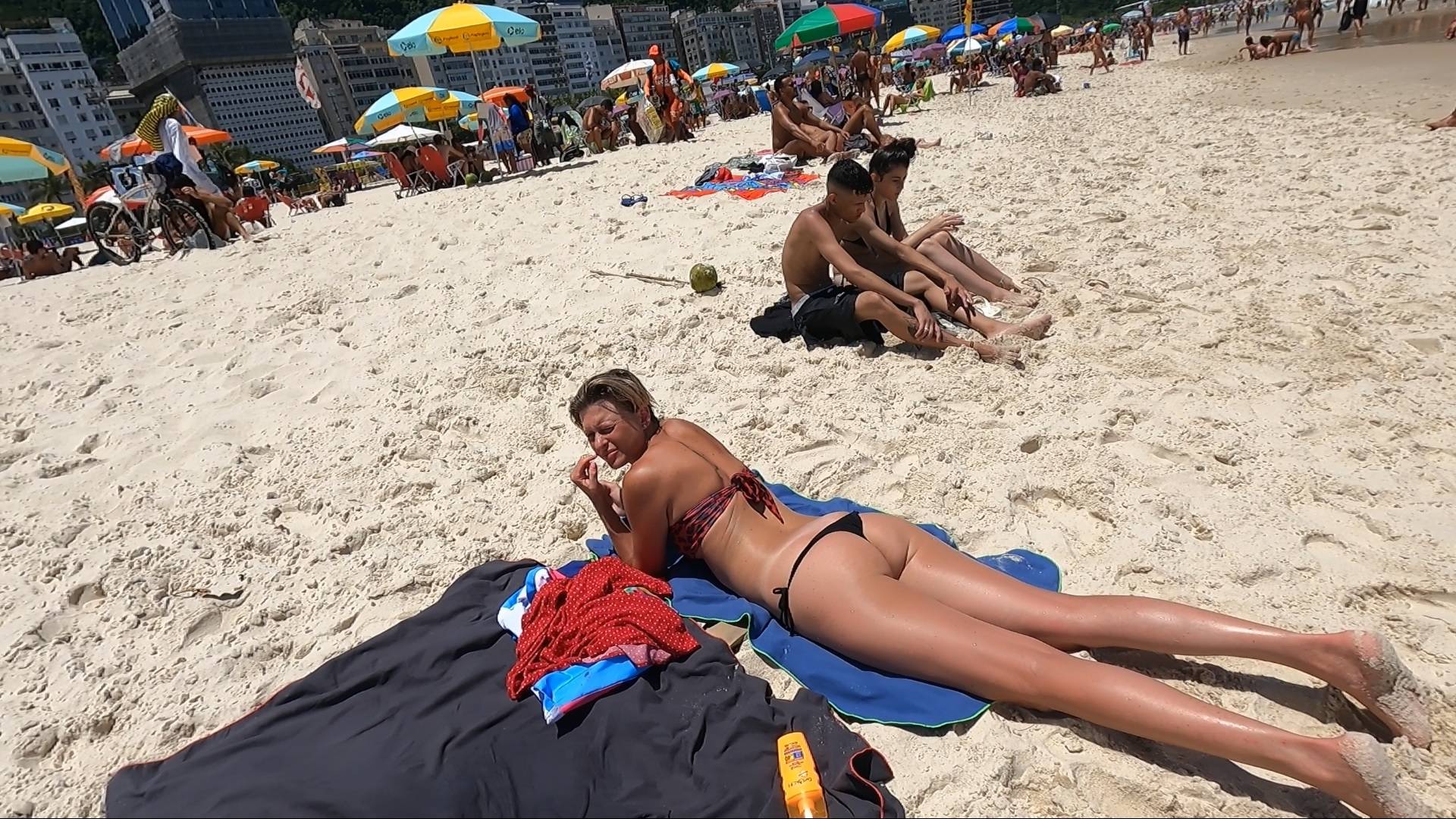 Пляж Копакабана в январе. Обзорное видео