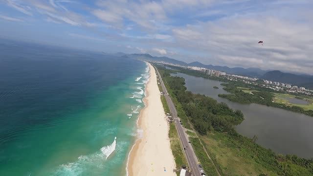 Прыжок над пляжем, недалеко от РИО