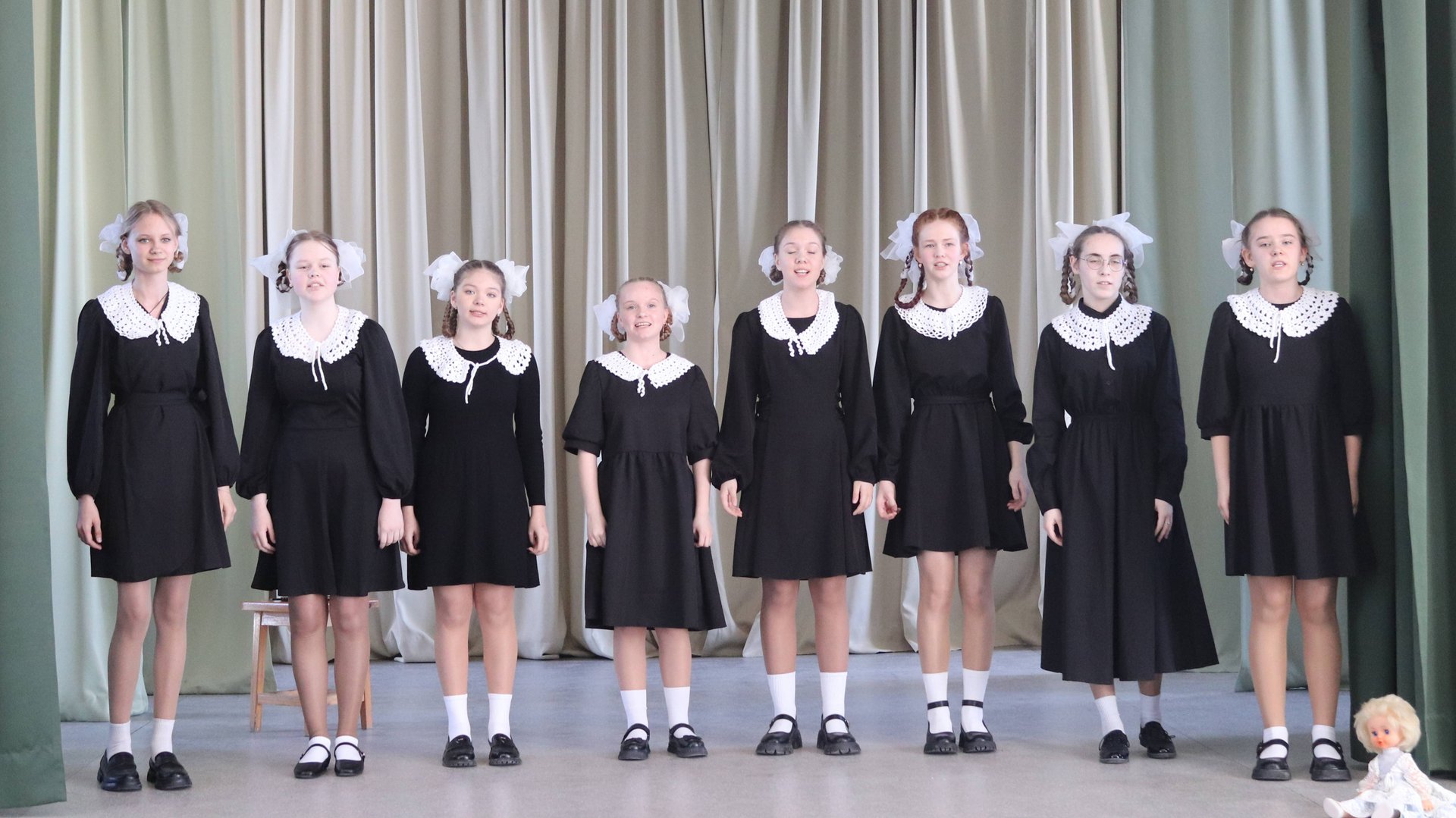 Постановка по произведению Юрия Яковлева  «Девочки с Васильевского острова»