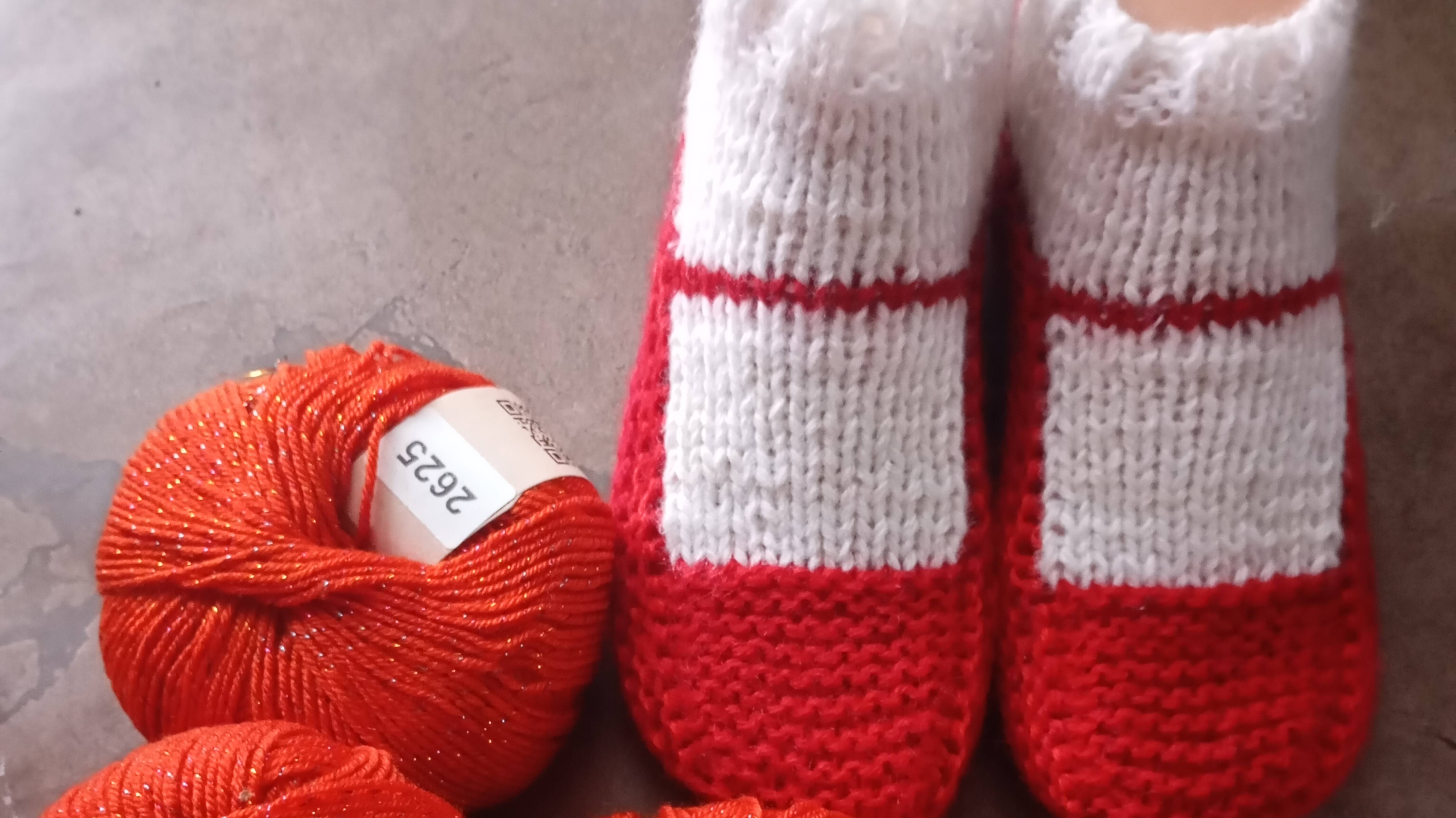 12-14.03.25г. Связала туфельки сестре 😍 Почти закончила джемпер