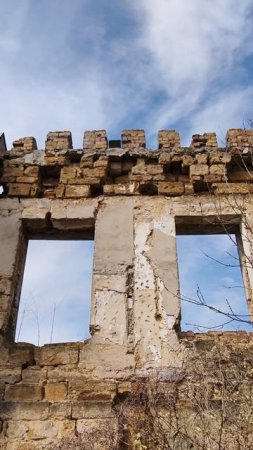 Замок Монжене в селе Пионерское, Крым.mp4